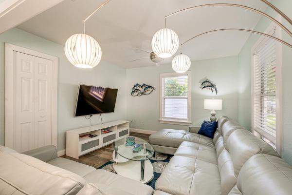 6 Mi To Raymond James Stadium Tampa Retreat! - Tampa, FL