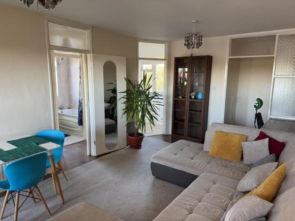 Bright & Cozy 1-bedroom Flat In A Quiet Sutton - Seaford
