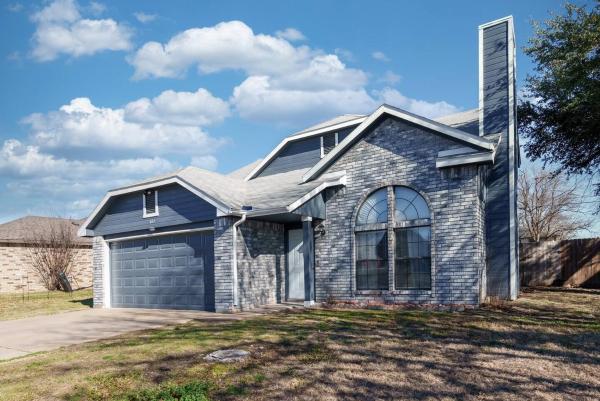 Fenced Yard • Patio & Grill • Pet Friendly - Killeen, TX