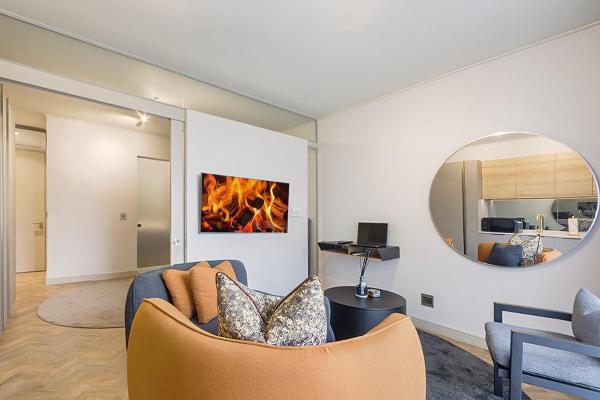 Luxury Executive Apartment At One Rosebank 1bedroom And 1bathroom - Edenvale