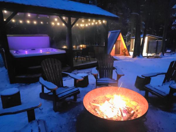 Nordik Spa Cabin - Hot Tub & Sauna - Winter Escape - Ontario