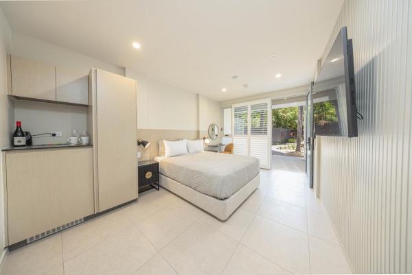 Picnic Bay Hotel - Magnetic Island