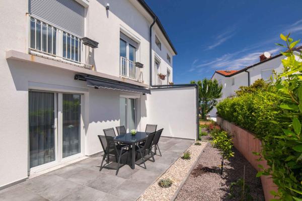 Apartment With A - C In Krk-insel Krk 55017 - Krk