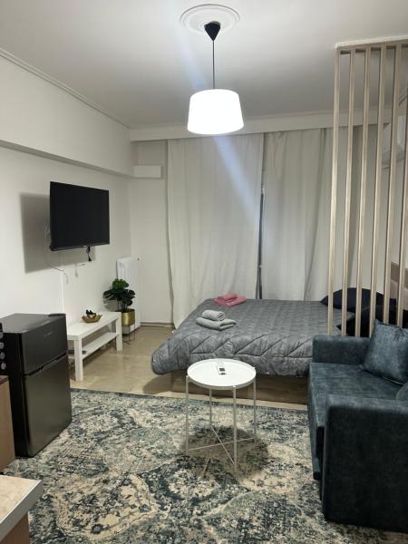 Downtown Balcony Apartment Larissa - Ларисса