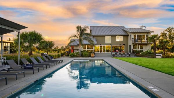 Coplan Vineyards By Avantstay 10-acre Estate W Pool Spa Bocce Designer Interiors - Sonoma, CA