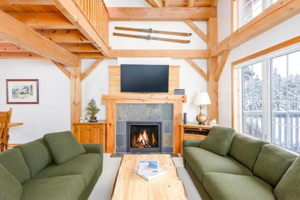 Alpine Timbers 2 Luxury Chalet With Hot Tub - Big White Ski Resort, BC