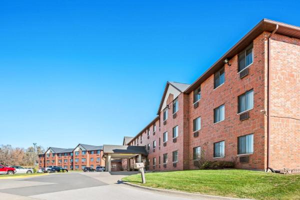 Days Inn & Suites By Wyndham Des Moines Airport - Des Moines, IA