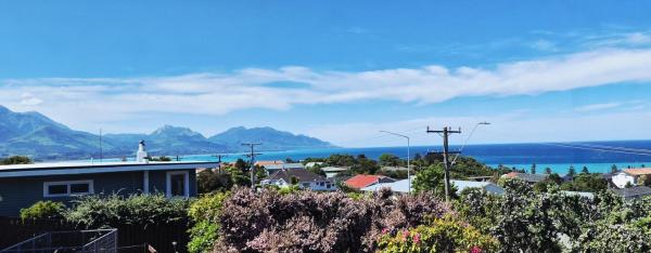 Ocean & Mountain Views Hilltop Home - Kaikōura