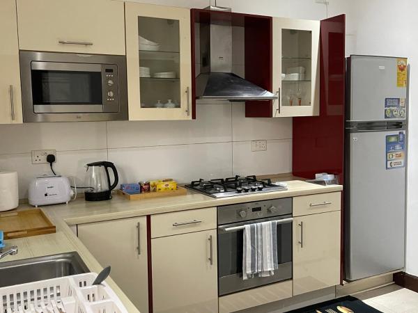 Home In Airport Residential- 2 Mins From Airport - Accra