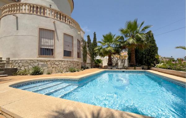 4 Bedroom Lovely Home In Ciudad Quesada - Algorfa