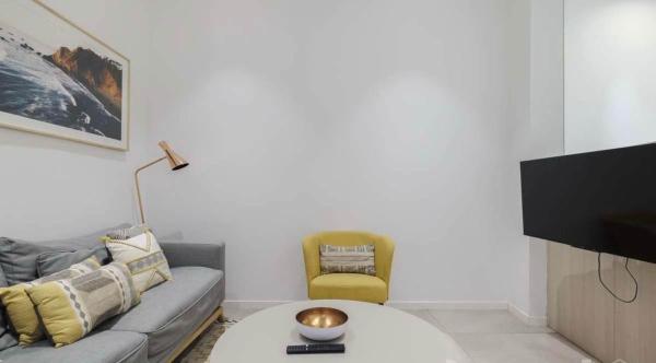 Warm 1br In The Vibrant Chueca Neighborhood - Pozuelo de Alarcón