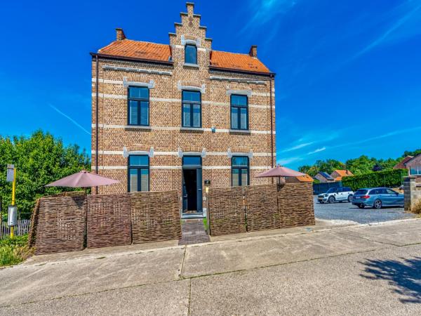Luxurious Holiday Home In Heers With Terrace - ハッセルト