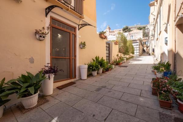 Su Lizu Charme E Relax A Villanova Con Patio - Cagliari