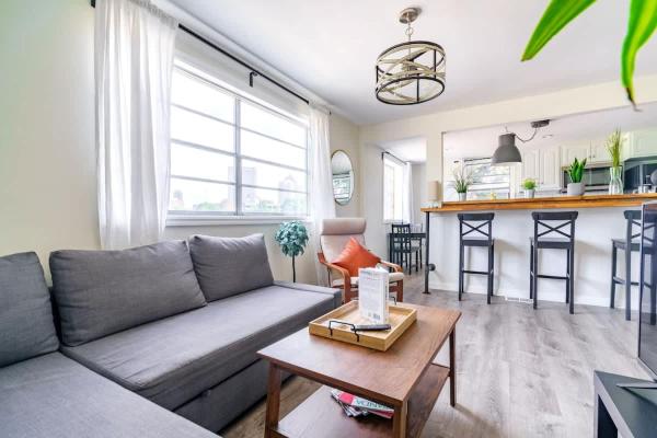 Casa Tres By Jungle House Near Convention Center Osu & Nationwide Arena Walk To High Street Downtown & Short North 5 800 Reviews Private Parking - Grove City, OH