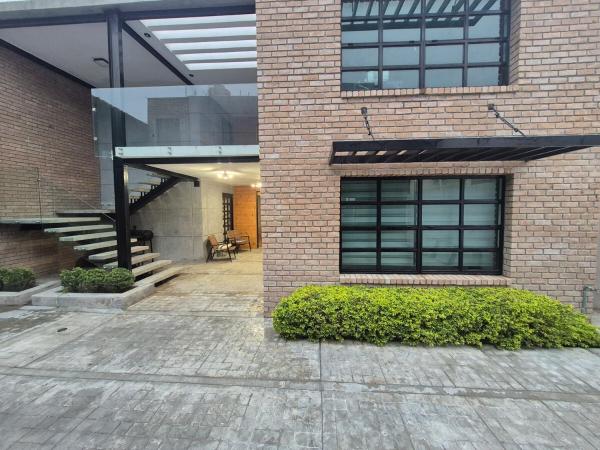 Modern Industrial Artsy Apt Remodel Secure - Brownsville