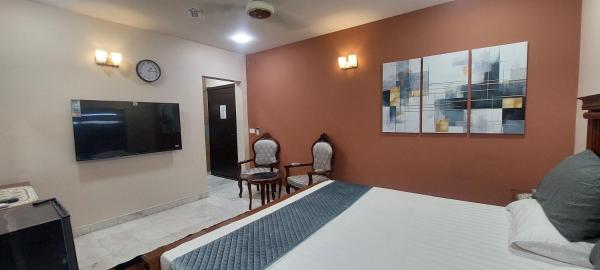 Spacious Rooms On 1st Floor Gulshan E Iqbal Blk7 - Karachi