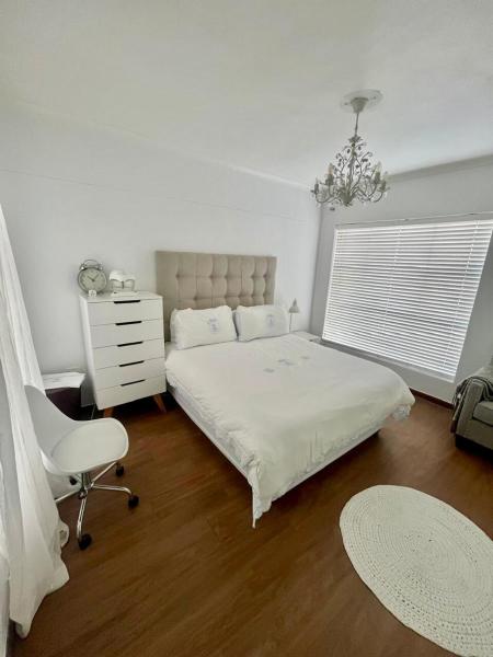 Luxury Beach Front Apartment - Somerset West