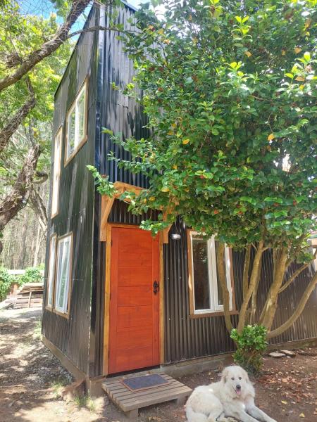 Hostal Pirineos - Valdivia