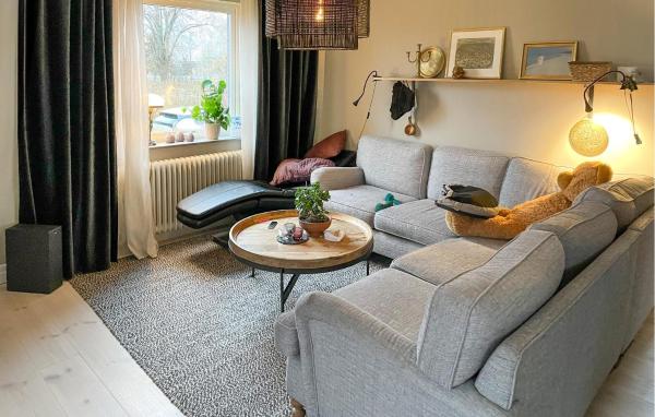 Gorgeous Home In ÖRebro With Sauna - Örebro