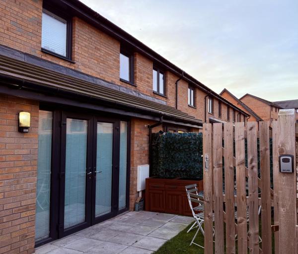 Elegant 3-bed Retreat, Sleeps 7, City & Parking - エディンバラ