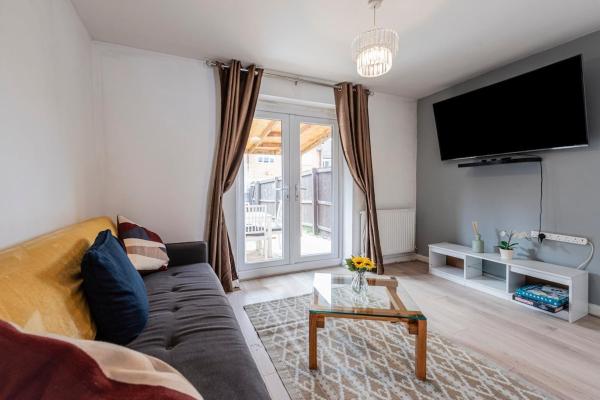 Entire 2-bed House In Stoke-on-trent - Stoke-on-Trent