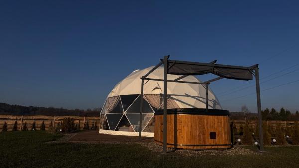 Glamping Bieszczady - Luksusowe Całoroczne Kopuły Sferyczne - Solina