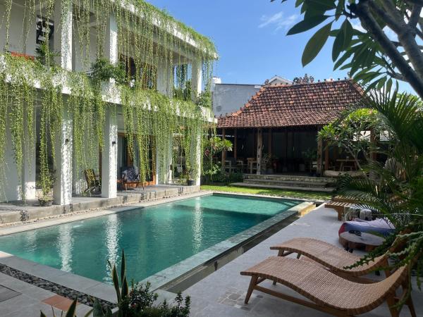 Nextdoor Rooms - Mali