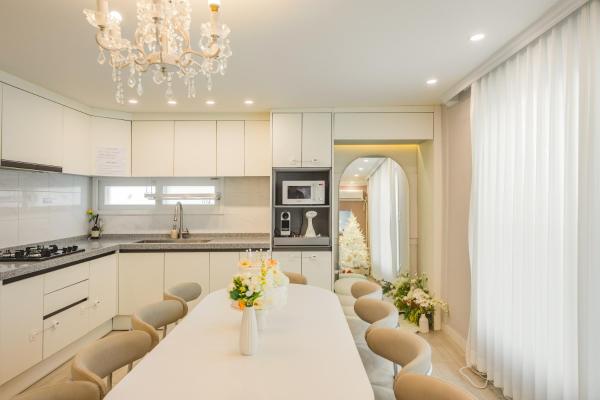 Hongik University Entrance Station 11 People Luxury House 2bathrooms 4 Rooms Ooftop Exclusive Use - Bucheon-si