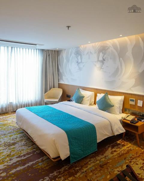 Hotel Anant Suites - Varanasi