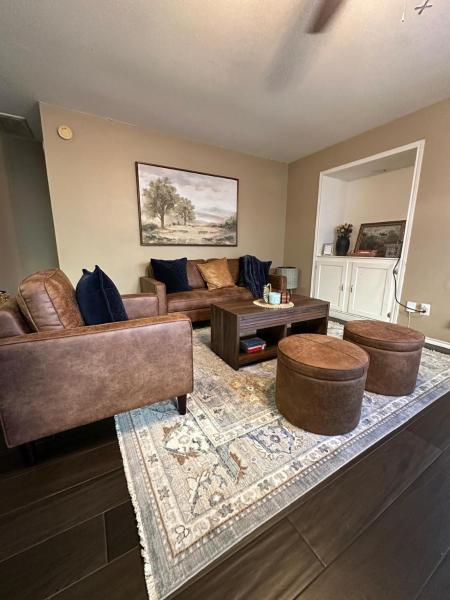 Cozy Houston Getaway - Houston, TX