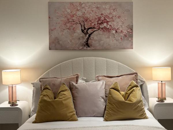 The Hidden Luxurious Home Everyone Wants To Find! - Kent