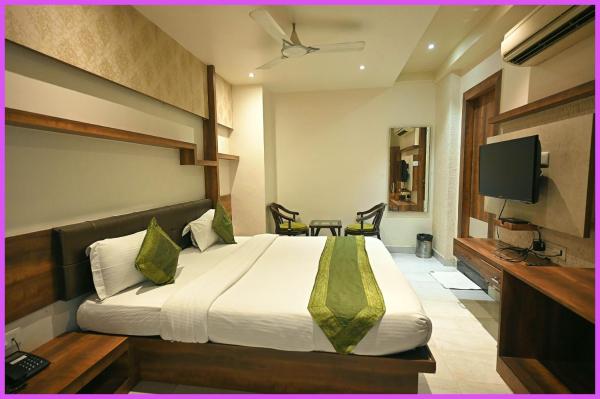 Sea View - Swimming Pool Hotel -S-k ! Puri Near Swargadwar - Golden Beach - Jagannath Temple - - Restaurant - Parking - Fully Air Conditioning Rooms - Best Hotel In Puri - Puri