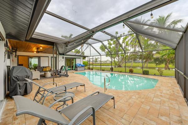Bonita Springs Home With Lake Views 8 Mi To Beach! - Bonita Springs, FL