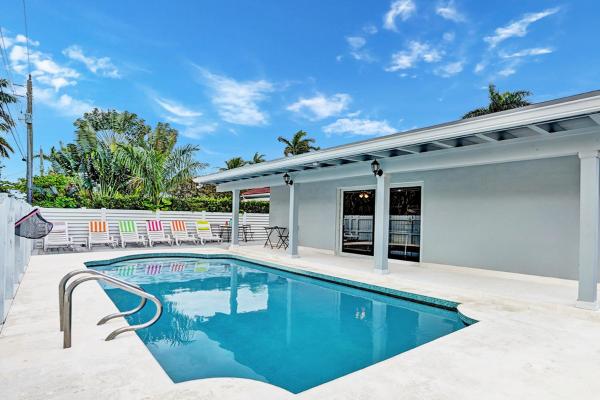 Luxury Villa With Heated Pool Close To Beach - Aventura, FL