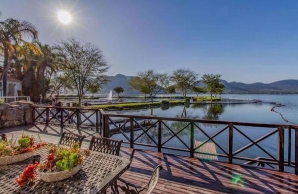 Pecanwood Waterfront Villa Hartbeesport Dam - Hartbeespoort