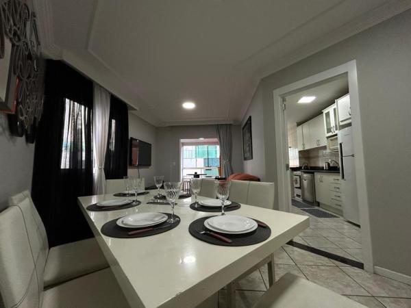Apartamento A 60m Da Praia Com Ar-condicionado - Itapema