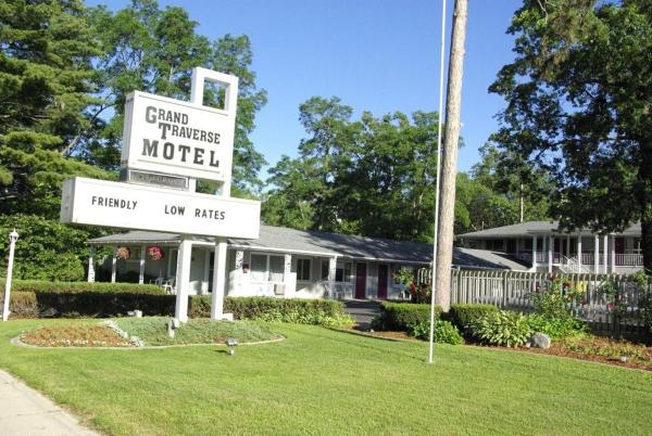 Grand Traverse Motel - Traverse City, MI