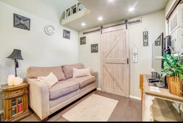 Nestled In A Peaceful Neighborhood - Idaho (State)