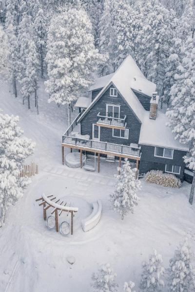 Modern Chalet W Hot Tub, Views, Putting Green - Evergreen, CO