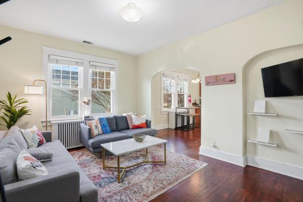 Dc Area Bungalow Near Shops And Dining Home - Alexandria, VA