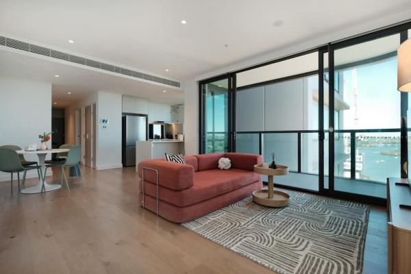 Water N Ct View 3-bed Apartment In Rhodes - Gordon