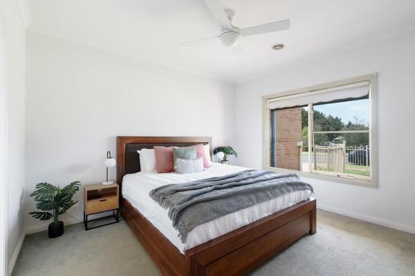 Relax Play And Unwind Spacious Home With Yard - Drysdale