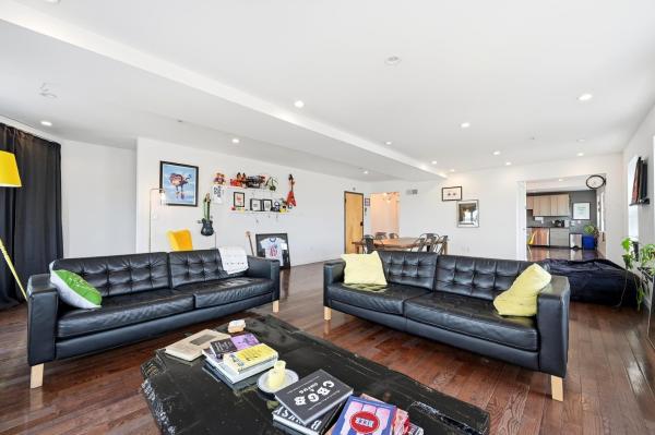 Beautiful 4th Floor Walk-up Apartment In Old City - National Park, NJ