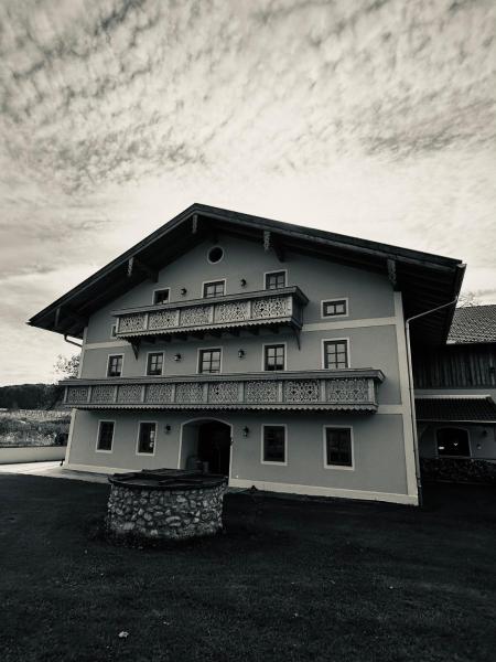 Seeberger Gütl - By "Schloss Gessenberg" Exclusive Apartments With A Historic Ambience For Lovers Of Art And Antiques - Berchtesgadener Land