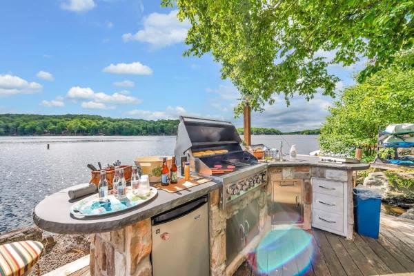 Lakefront Views 5 Bdrm Kayaks Out Kitchen - Lake Ariel, PA