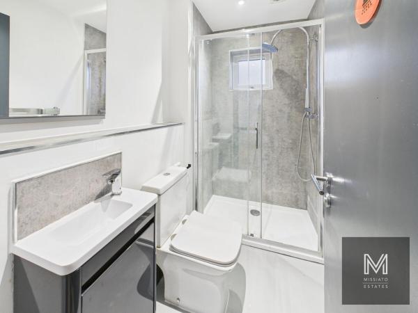 Sleek & Spacious 7-bed In Filton - Filton