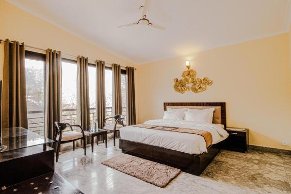 Exoticstays At 3 Bedroom Villa With Open Air Lawn & Bbq L Bonfire L Kumarhatti Kasauli - Solan