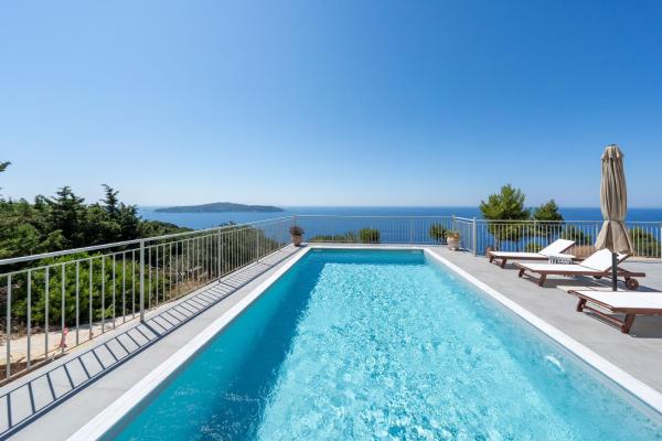 Areti-elena Oxomeria - Paxos