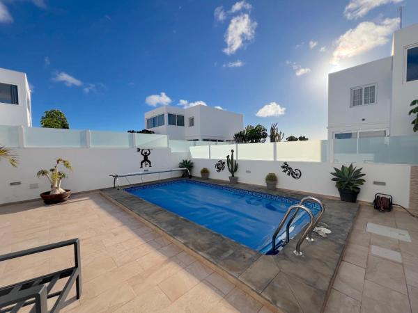 Exceptional Villa With Private Pool - Playa Blanca