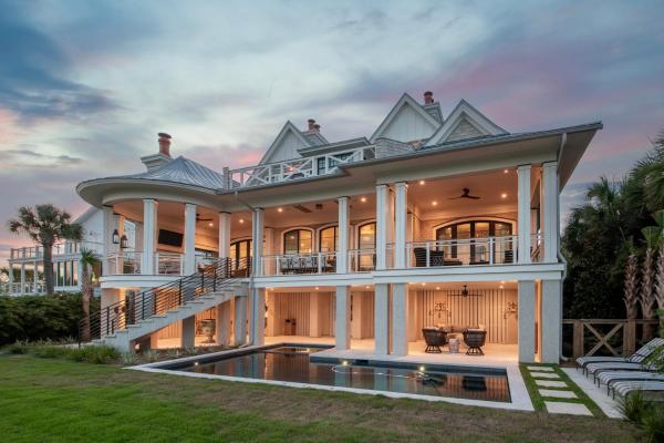 New Listing! Ask About Discounts! 3900 Palm Blvd. Oceanfront 5 Bd, Pool/hot Tub, Elevator - Isle of Palms, SC